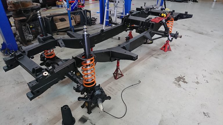 Land Rover Defender Chassis Check - Viezu